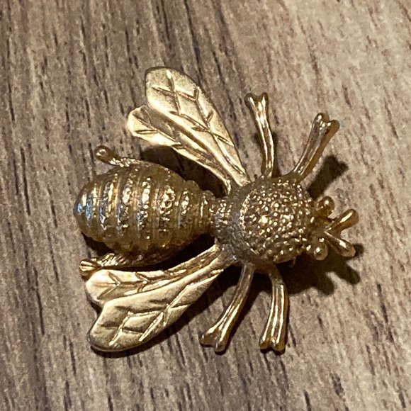 Sarah Coventry | Jewelry | Vintage Estate Sarah Coventry Gold Tone Bug ...